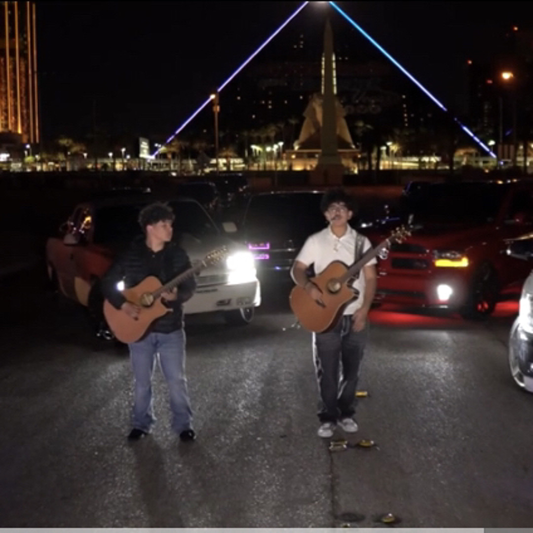 Stream Pandemia 702- El Gallo [Inedita En Vivo] 2022-320k by Shark King ...