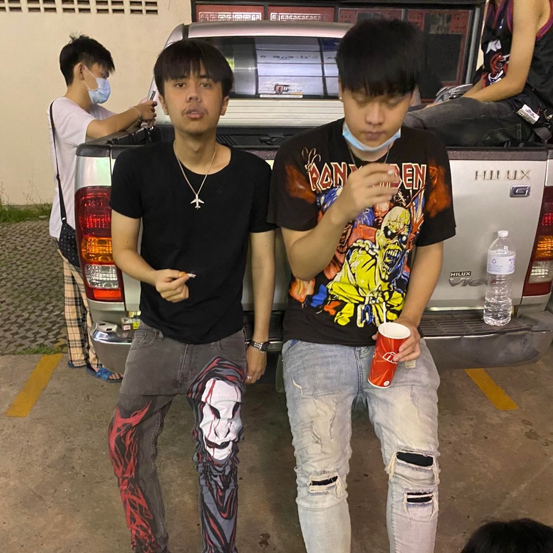 Stream YOUNG J - SLIMES AT THE DOOR by Young J | Listen online for free ...