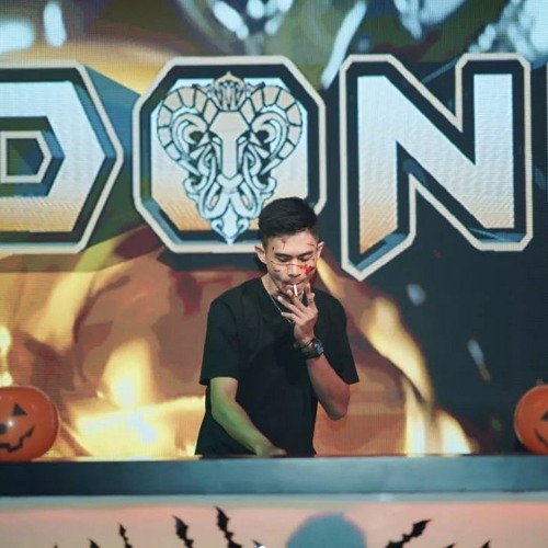 Stream JUNGLE DUTCH NEW YEARS 2024 BY DJ DONI AT SELEBRITY PALEMBANG by Donisuseno211 | Listen ...