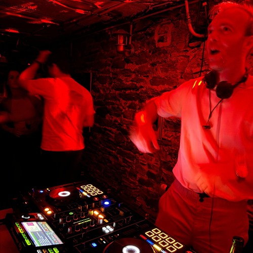 Stream DJ Din - Club Le Hérou 2024 by DJ Din | Listen online for free ...