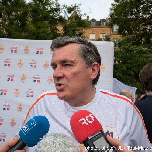 Stream Il a porté la flamme olympique à Metz : Pierre SINGER, parc de ...