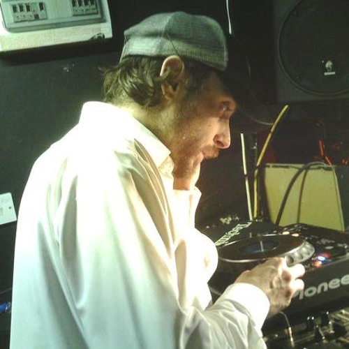 Stream DJ SIMON VINYL JUNKIE music | Listen to songs, albums, playlists ...
