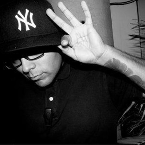 Stream Darwin Castillo music | Listen to songs, albums, playlists for ...