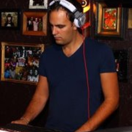Listen to playlists featuring House mixtape van Dijk 20-10-11 by DJ van ...