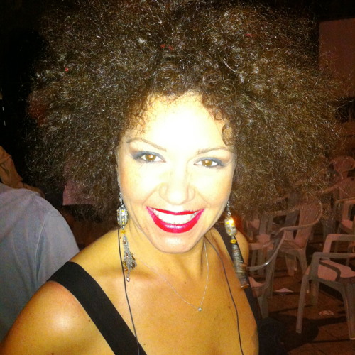 Stream Maggie Smile Singer music | Listen to songs, albums, playlists ...