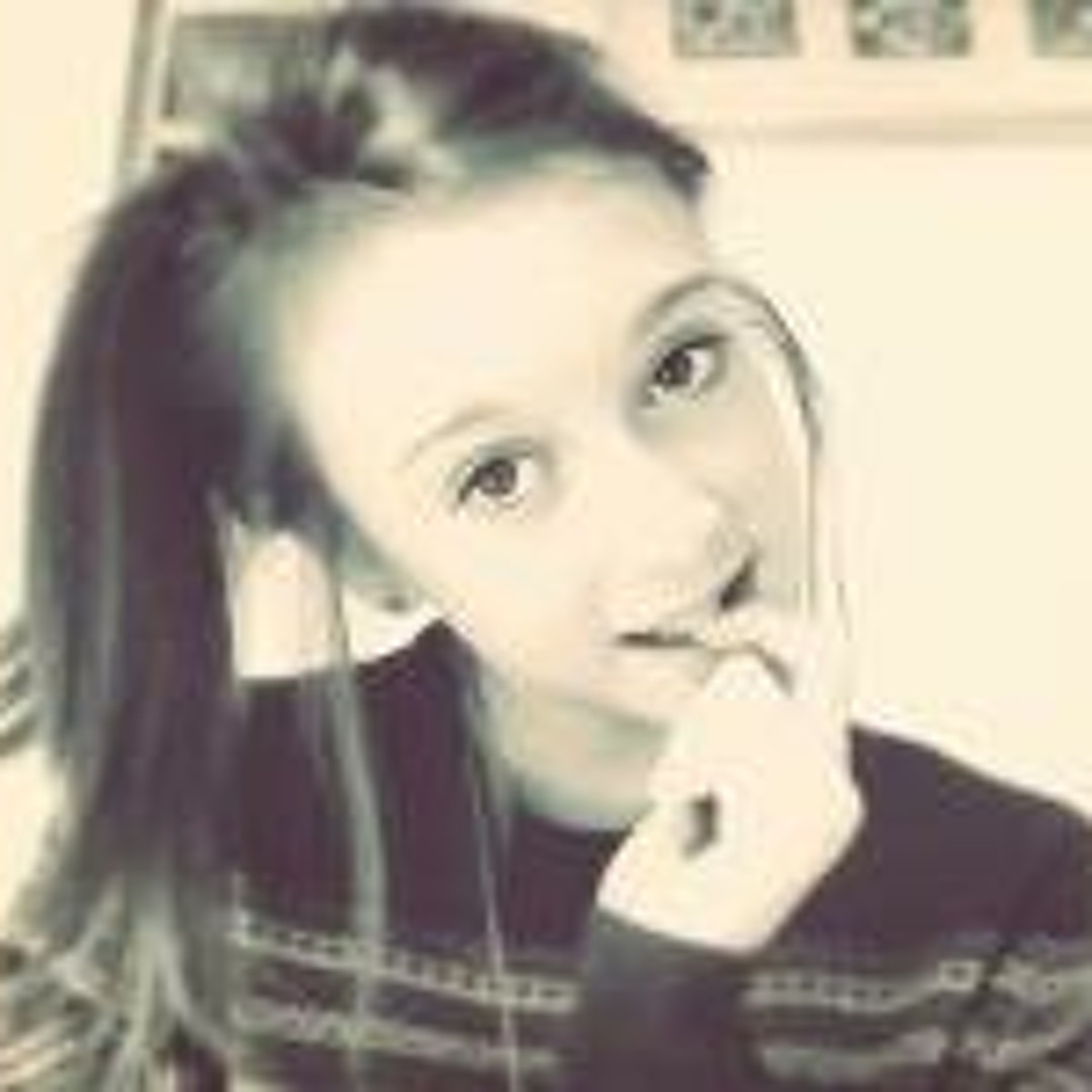 Lydia Moynihan's Instagram, Twitter & Facebook on IDCrawl