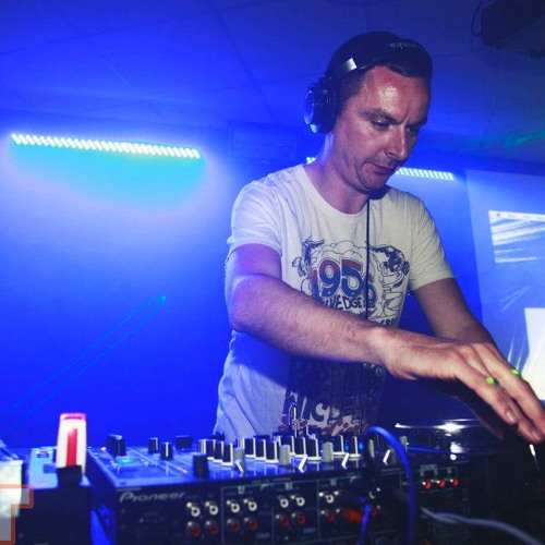 Stream DJ Robbie Gunn music | Listen to songs, albums, playlists for ...