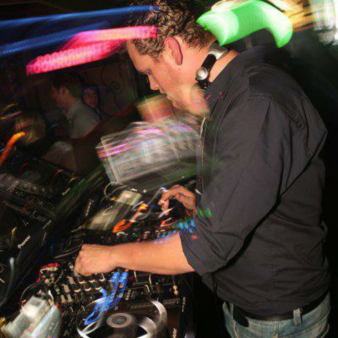 Listen to playlists featuring NSNDJ aka DJ BERT warm-up set live ...
