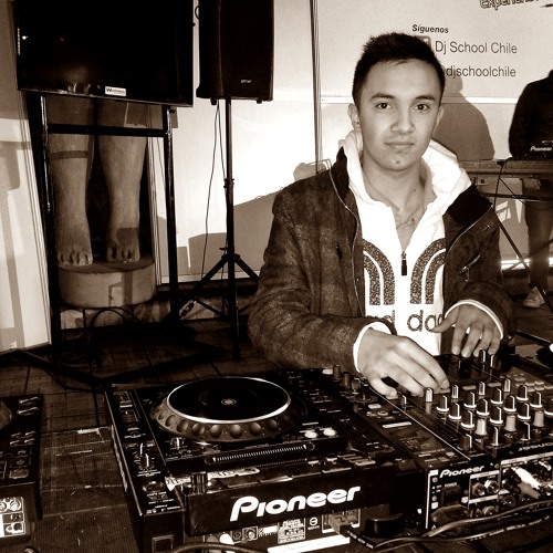 Stream MIX DE LOS VOLAOS by HERNAN PEREZ DJ XALLA by Hernan Ignacio Cisternas | Listen online ...