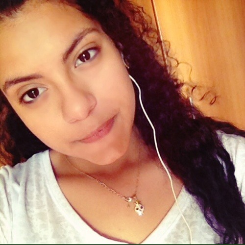 Stream Larissa Vargas 2 music | Listen to songs, albums, playlists for free on SoundCloud