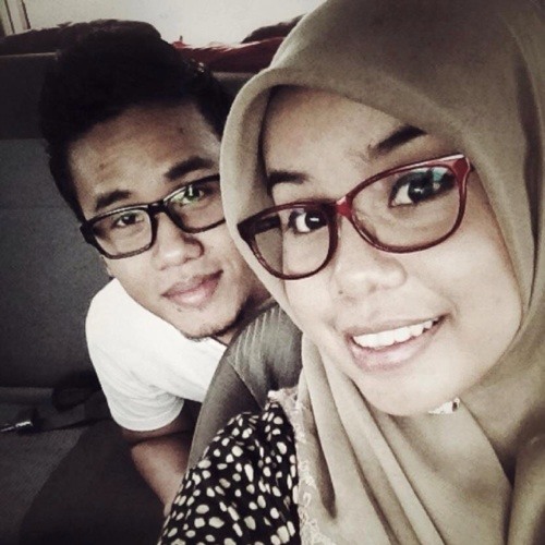 Stream Husna Mat Isa music | Listen to songs, albums, playlists for ...