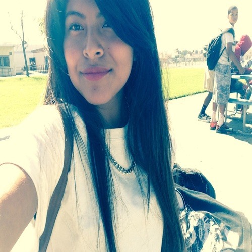 Stream Reyna Music Listen To Songs Albums Playlists For Free On