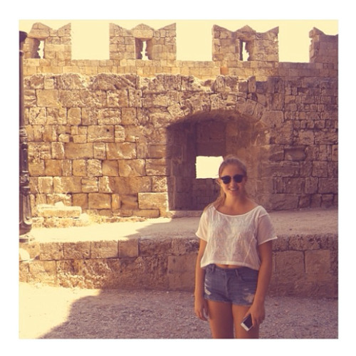 Stream Laura Cauchi music | Listen to songs, albums, playlists for free ...