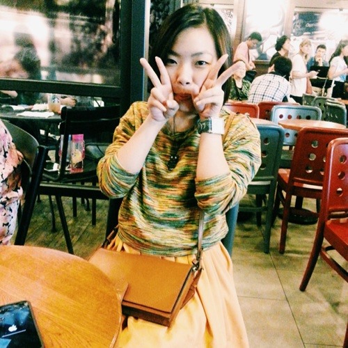 Stream vivi_huang music | Listen to songs, albums, playlists for free ...