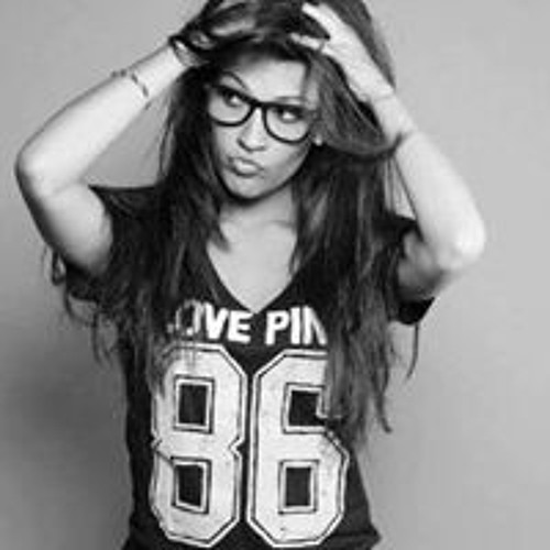 Stream Reem Al Shmari music | Listen to songs, albums, playlists for ...