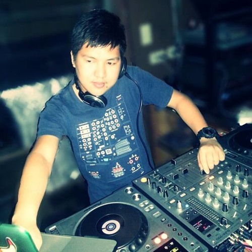 Stream DJ PHIL HIP-HOP TO EDM MIXTAPE by plip! | Listen online for free ...