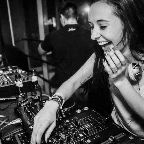 Stream Shelly - DJ music | Listen to songs, albums, playlists for free ...