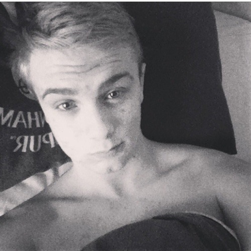 Stream Albie Williams music | Listen to songs, albums, playlists for ...