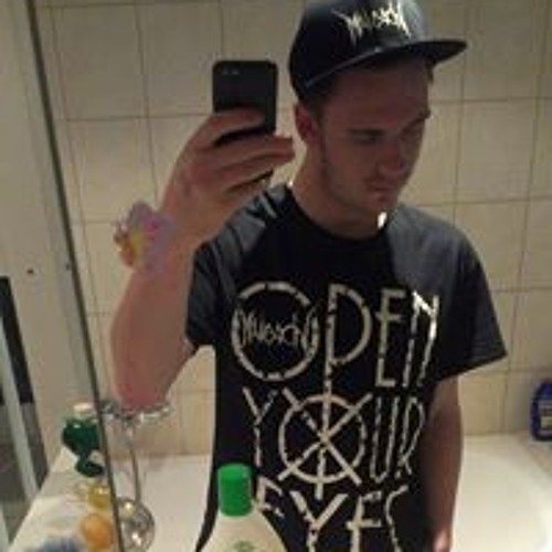 Stream Richard Georgi | Listen to I see fire :/ playlist online for ...