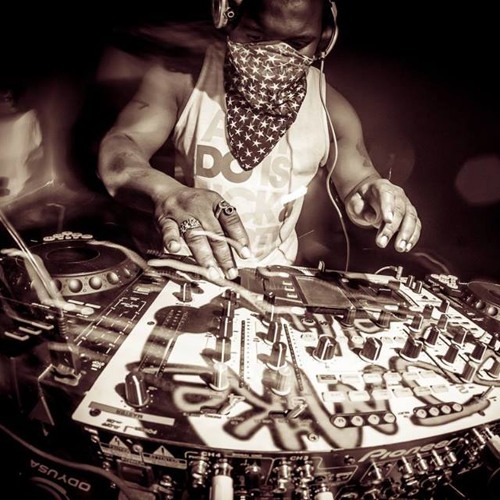 Stream 12 O'Clock Mix Foxie 105 6 - 11- 15 by D.j. Hennessey | Listen ...