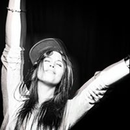 Stream Linda Lisa 2 music | Listen to songs, albums, playlists for free ...