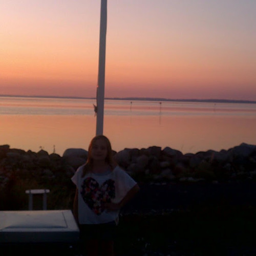 Stream Laura Andresen music | Listen to songs, albums, playlists for ...