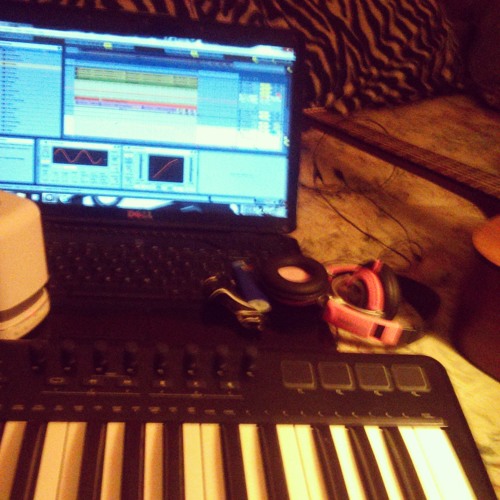 Stream Bedroom Beats music | Listen to songs, albums, playlists for free on SoundCloud