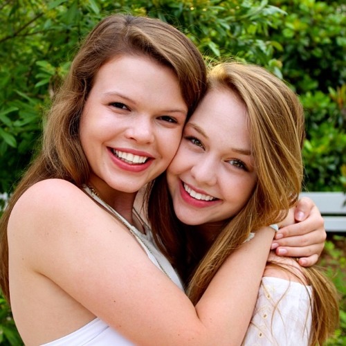 Lucy Pless's Instagram, Twitter & Facebook on IDCrawl