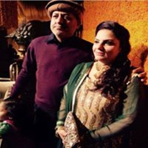 Stream Madeeha Aamir Meer | Listen to suit tera laal rang da playlist online for free on SoundCloud