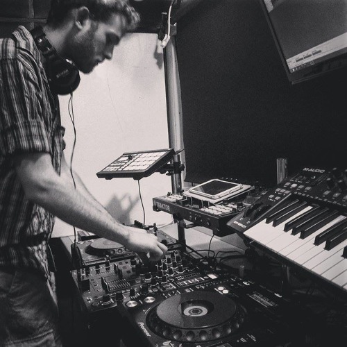 Stream Yoav Yosef Music Listen To Songs Albums Playlists For Free
