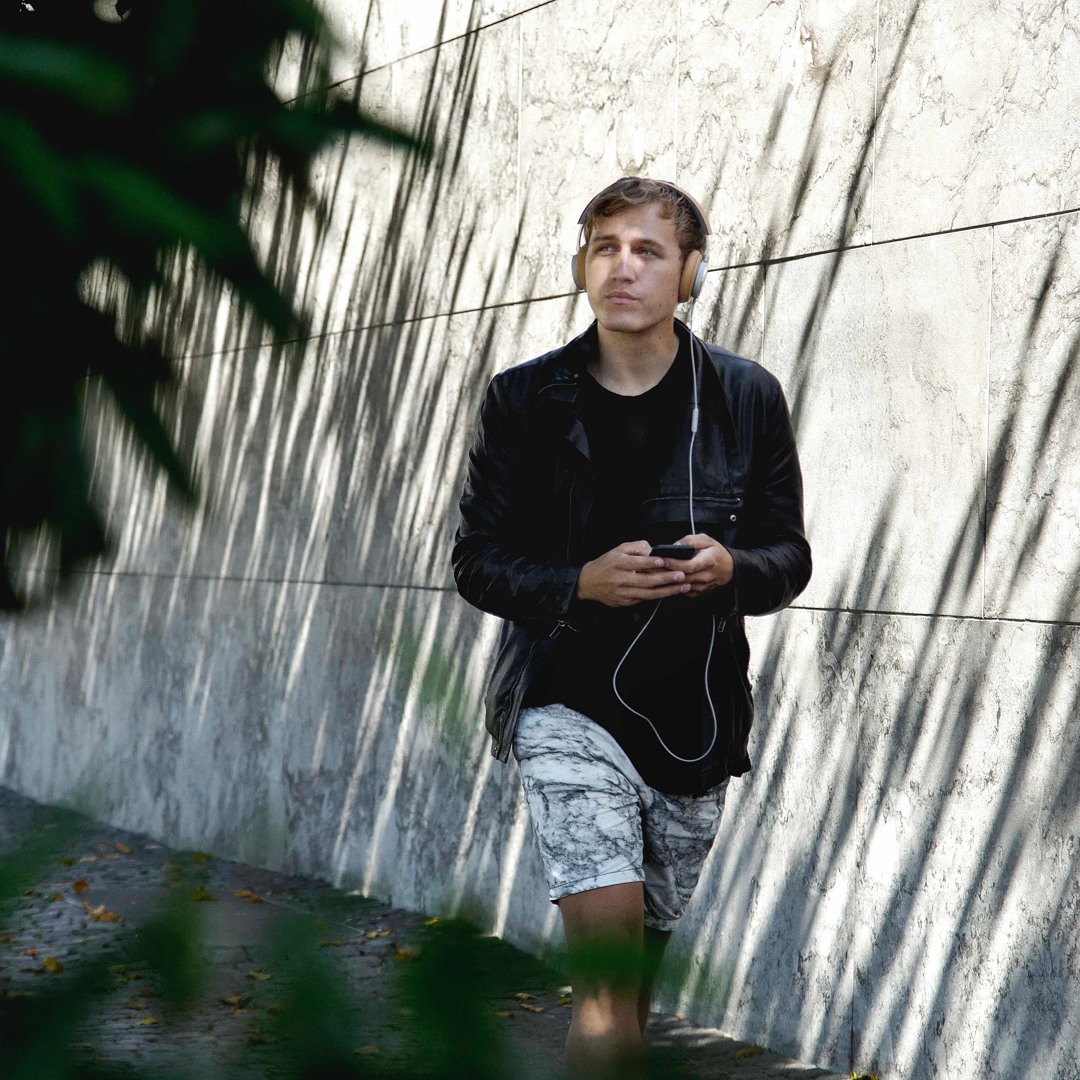 Stream Lou Van music | Listen to songs, albums, playlists for free on ...