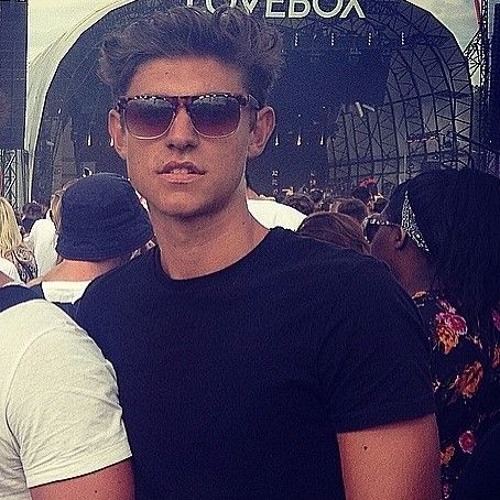 Stream Oliver Stoneham music | Listen to songs, albums, playlists for ...