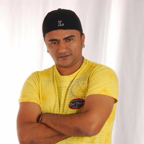 Stream Mc Léo Pombo music | Listen to songs, albums, playlists for free ...