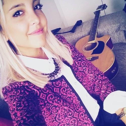 Stream Back to black - Amy Winehouse (cover) by Lauri Merlo Rizzi ...