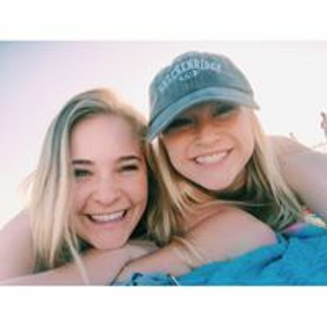 Elizabeth Hawkinson's Instagram, Twitter & Facebook on IDCrawl