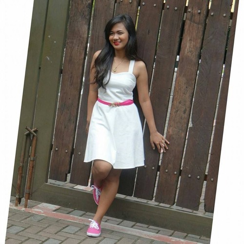 Stream Love me like you do by Lowella Lopez | Listen online for free on SoundCloud