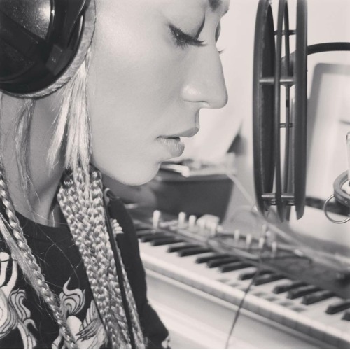 Stream Elisabeth Carew music | Listen to songs, albums, playlists for ...