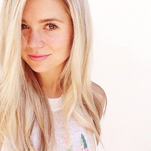 Caroline Moore's Instagram, Twitter & Facebook on IDCrawl