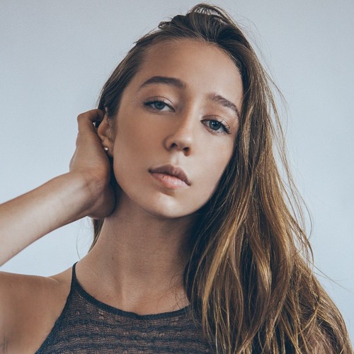 Stream Laura Zeppetelli music | Listen to songs, albums, playlists for ...