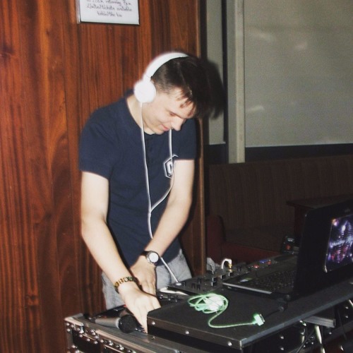 Stream Lee Bell 9 music | Listen to songs, albums, playlists for free ...