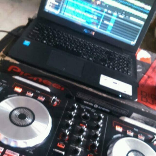 Stream Dj Erickson Campoverde music | Listen to songs, albums ...