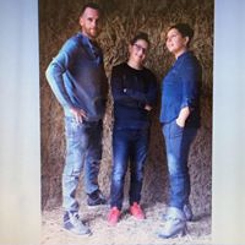 Stream Dennis Bianca Ian Breen music | Listen to songs, albums ...