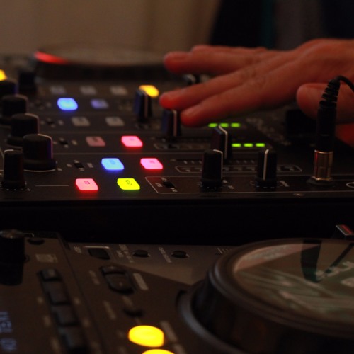 Stream Julius Baco DJ music | Listen to songs, albums, playlists for free on SoundCloud