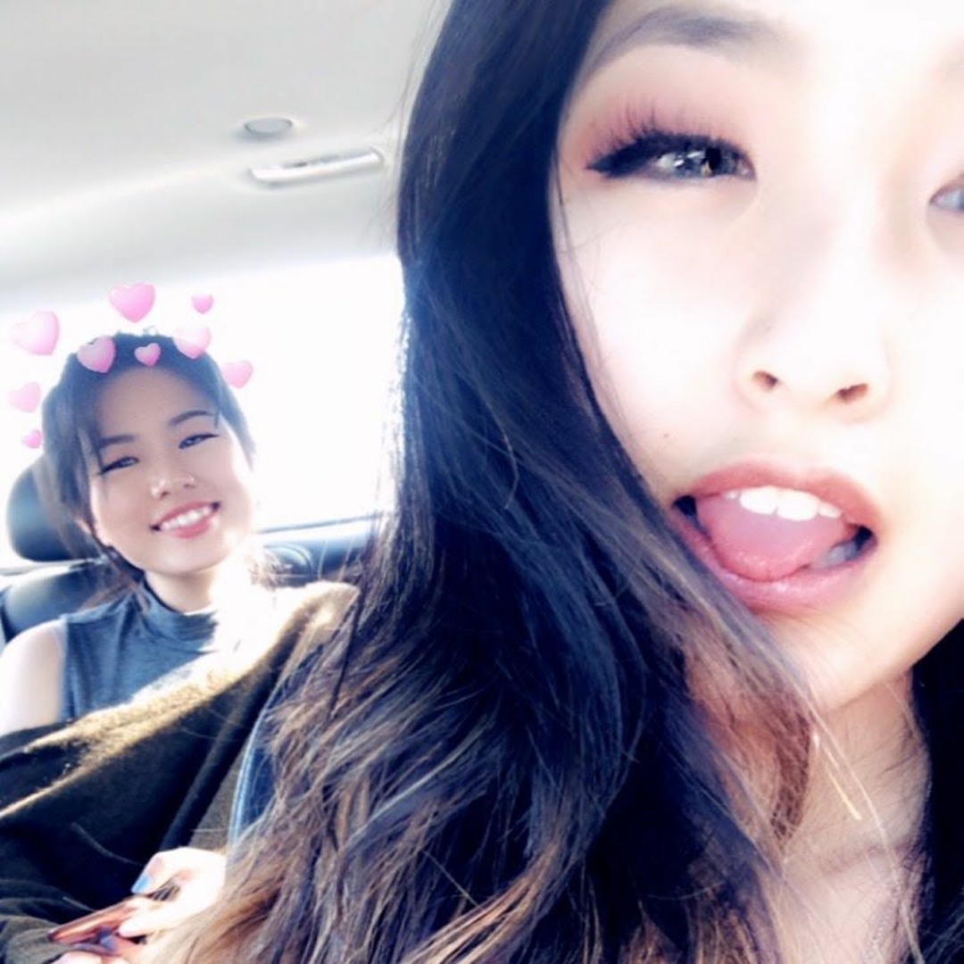 Elizabeth Pham's Instagram, Twitter & Facebook on IDCrawl