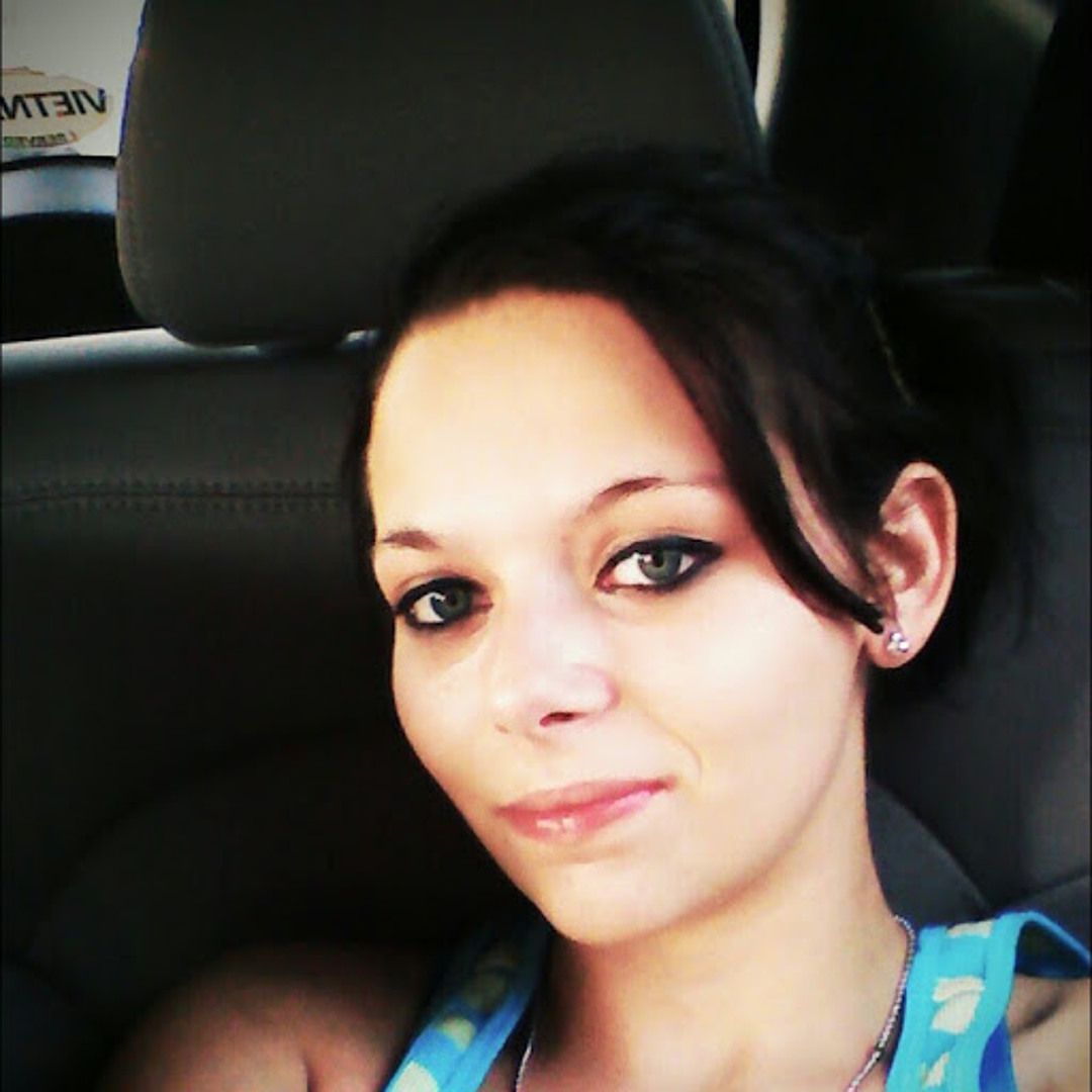 Ashley Barr's Instagram, Twitter & Facebook on IDCrawl