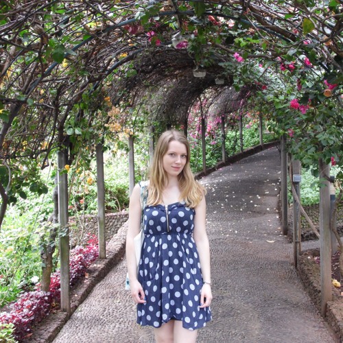 Stream Everybody Hurts (Cover) by Zoe Reed | Listen online for free on ...