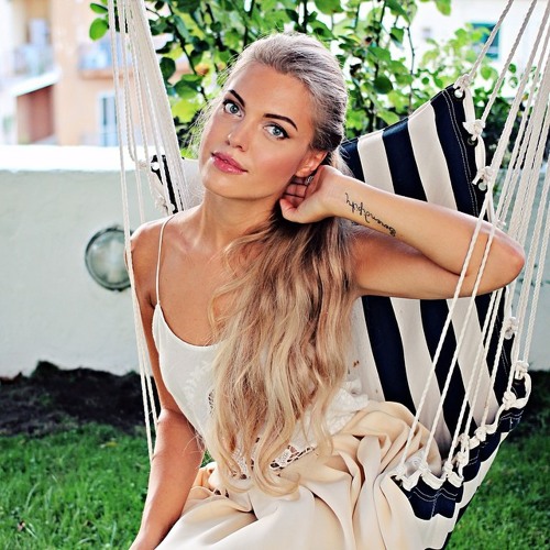 Stream Minnie Fox music | Listen to songs, albums, playlists for free ...