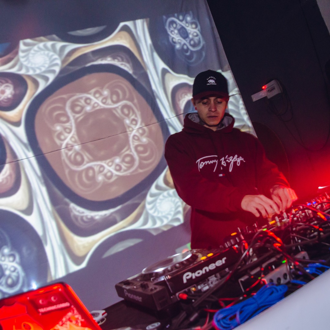 Stream Harry Torres 69 music | Listen to songs, albums, playlists for ...