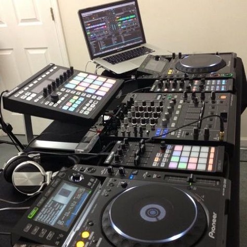 Stream **DJ.SOLTAN** music | Listen to songs, albums, playlists for ...