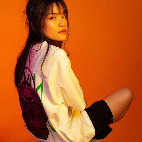 Stream Summer Vee music | Listen to songs, albums, playlists for free ...